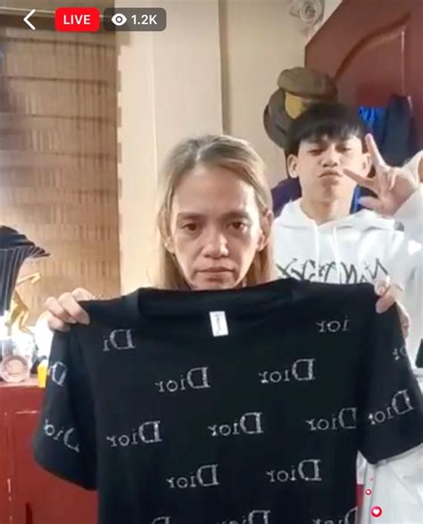 Angelica Yulo Live Sells Branded T Shirts Newspapers