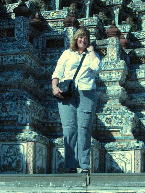 How To Travel Alone When You Get Anxious Dora Bramden