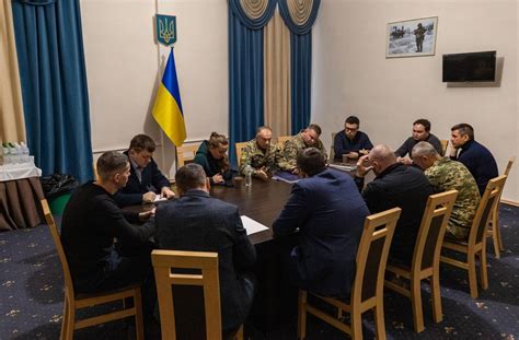 Зустрівся з військовими та цивільними блогерами які висвітлюють військові теми Привернення