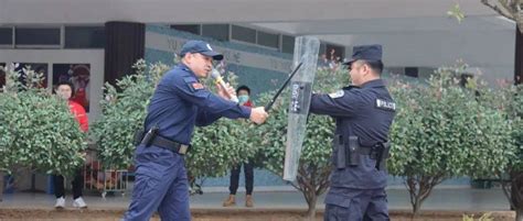 【第1417期】开展反恐防暴演练 构建和谐平安校园易警官泰禹暴力