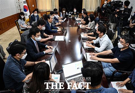 한덕수 총리 출입기자단 백브리핑 [포토] 포토 기사 더팩트