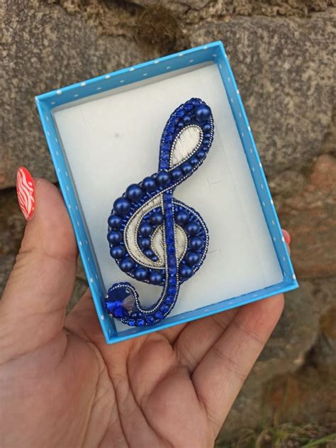 Брошь скрипичный ключ Бисерные украшения Бисерные ювелирные изделия Бисер