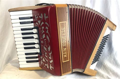 6888 Walnut Main Squeeze Piano Accordion Lmm 26 72 Reverb