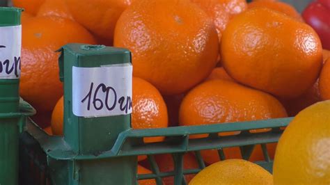 Цитрусові на ринку Покровська за скільки можна придбати ароматні фрукти Youtube