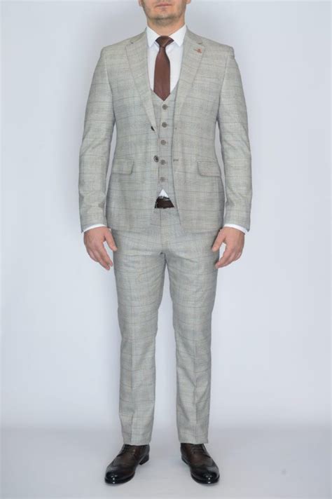 Купить Костюм тройка кремового цвета в Москве Mens Segment