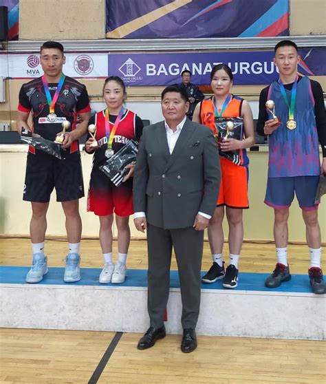 Шигшээ багийнхан сагсан бөмбөгөөр өрсөлдөв