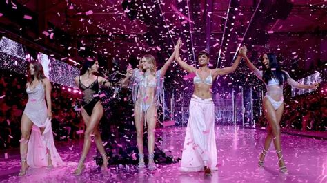 Victorias Secret Fashion Show 2025 Los Looks Más Impactantes