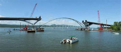 Champlain Bridge Arch Rises Inch By Inch