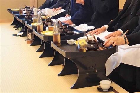 御膳料の渡し方と書き方。金額相場やお布施との違いも紹介 家族葬のファミーユ【coeurlien】