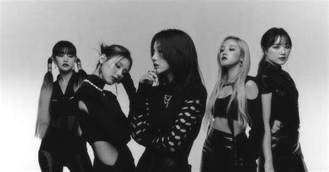 여자 아이들 美 타임 선정 올해 K 팝 최고의 앨범 등극 [공식]