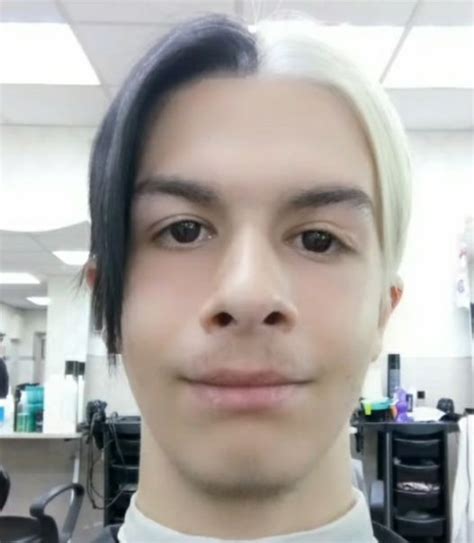 Иван Золо 2004 Ivan Zolo 2004 😇 в 2022 г Прически парней Школьные