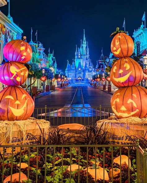 Visiting Disneyland In October Everything You Need To Know For 2024