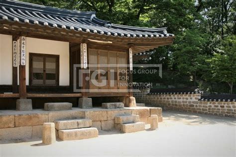 한국 전통 한옥의 풍경 Yanggiri 사진 한국 대한민국 집 서울 전통 빈티지 한옥 한국인 마을 북촌 남산 아름다움 디자인 창문 창호 오래된