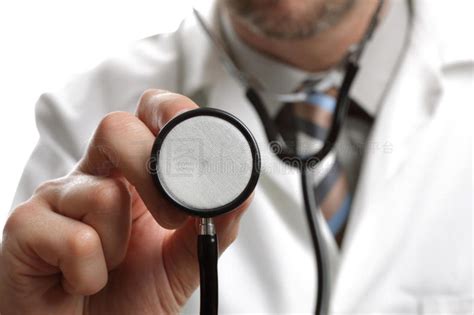 O型高清图片 医生手持听诊器 医生手持听诊器图片免费下载 5095977561 千图网pro