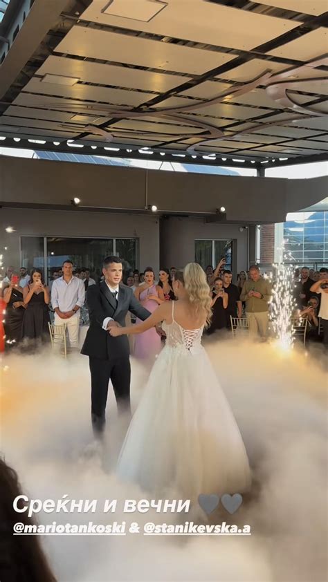 ГО БРИЧЕА СО СЕКИРА Се ожени познатиот македонски ракометар ФОТО News 24