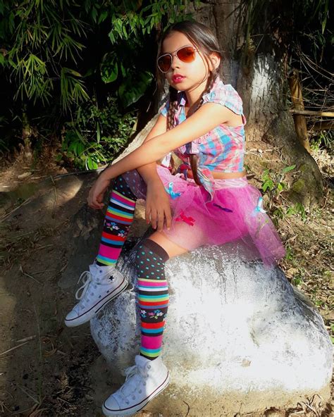 Luna Peres Vamos Enfeitar O Feed Com Traje De Festa