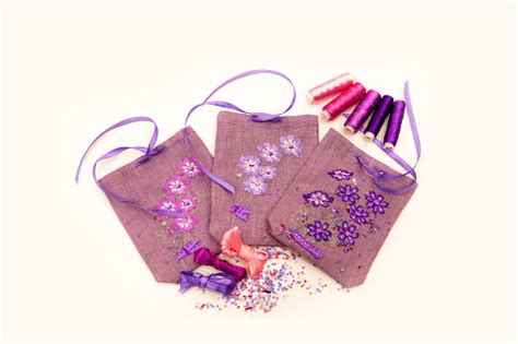 작은 물건 향기로운 파우치 인테리어 세부 사항을 저장하기위한 자수가있는 장식용 린넨 가방 비즈에 대한 스톡 사진 및 기타 이미지 Istock