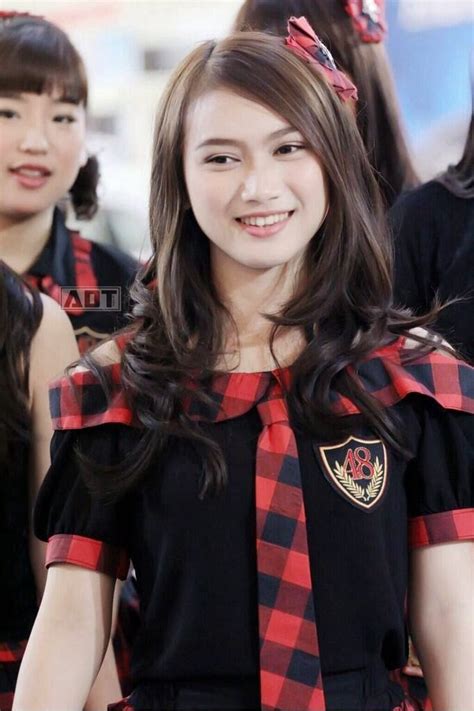 Kumpulan Foto Cantik Imut Manis Dan Seksi Melody Nurramdhani Laksani JKT Terbaru Myhafiezers