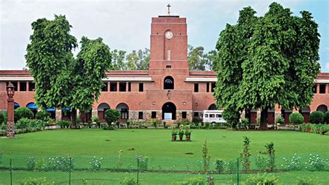 Delhi University Begins Admissions For New Session