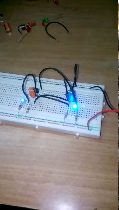 Astable Multivibrator On Breadboard Youtube