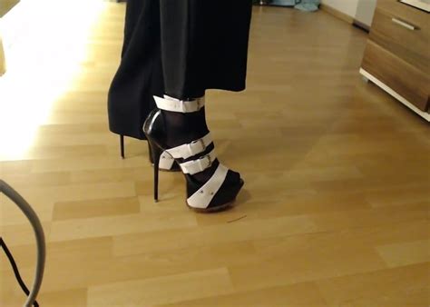 Walk In Giaros 1 Xhamster