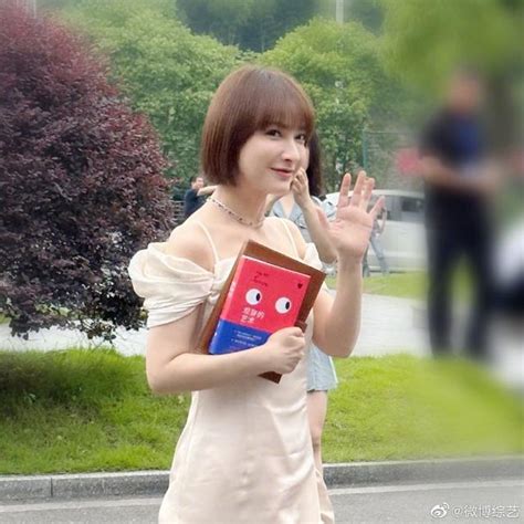 回忆杀！谢娜李维嘉吴昕录制新综艺 朝镜头挥手打招呼新浪图片