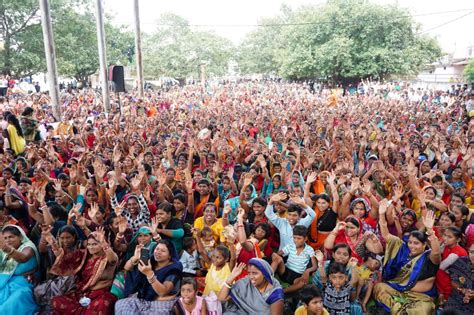 छावनी में भव्य तीज मिलन समारोह का आयोजन पद्मश्री अनुज शर्मा के गानों