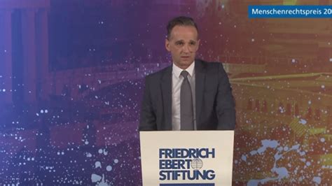 Наша цел е преговорите да почнат додека сме претседавачи со Советот на ЕУ рече шефот на