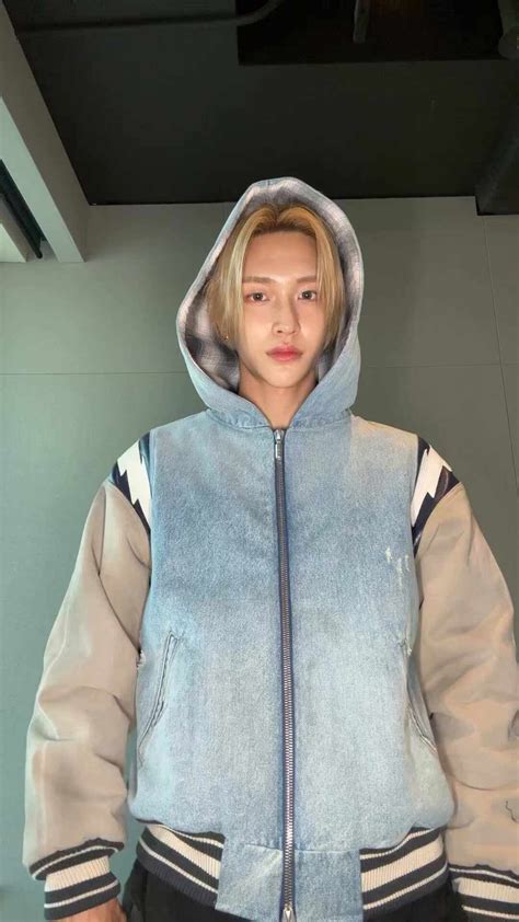 꽁꽁 얼어붙은 한강 위로 원빈이가 Kream