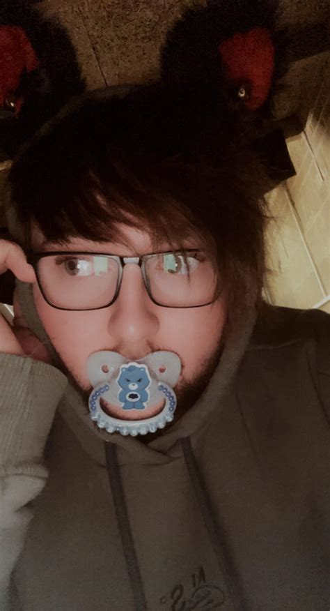 Grumpy Boy 🥺 Scrolller