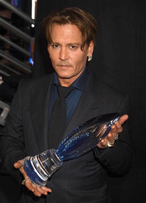 Johnny Depp Named Favourite Movie Icon At Peoples Choice Awards