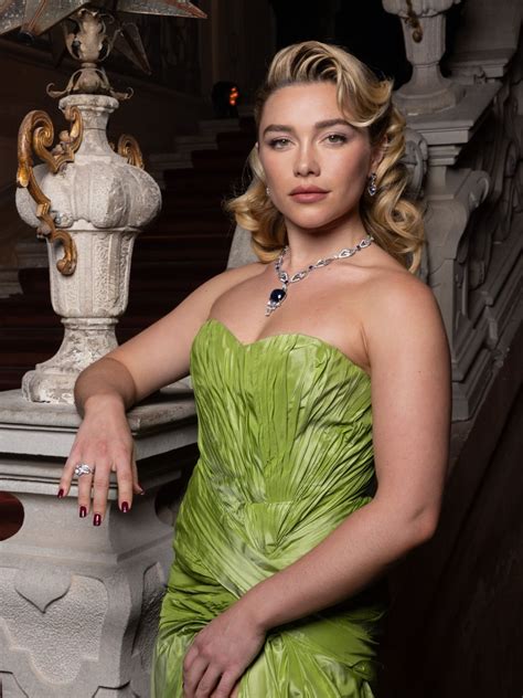 Florence Pugh Bringing Full Seduction To Bvlgari Photoshoot Barnorama