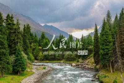 新疆独库公路风光美 人民图片网