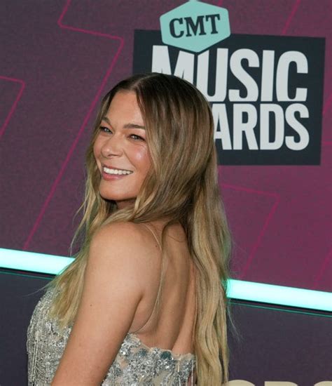 Cmt Awards 2023 See Carrie Underwood Kelsea Ballerini Wynonna Judd