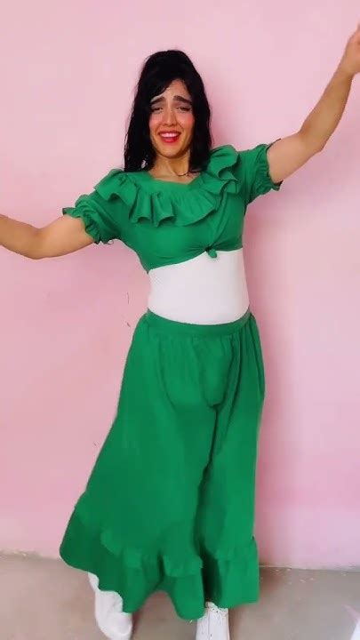 اون که دنباله من اونکه قلبم رو می خواد💚💚مهستی خواننده رقصیدن ایرانی