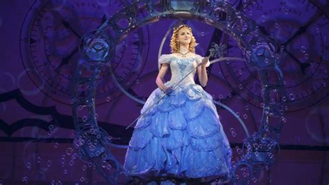 Broadways Wicked Welcomes Ginna Claire Mason As Glinda April 9 Playbill