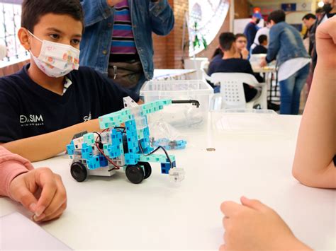 Universal Robotics Challenge Colombia Edasim