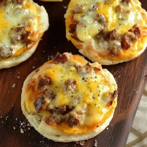 Easy English Muffin Breakfast Pizza Recipe