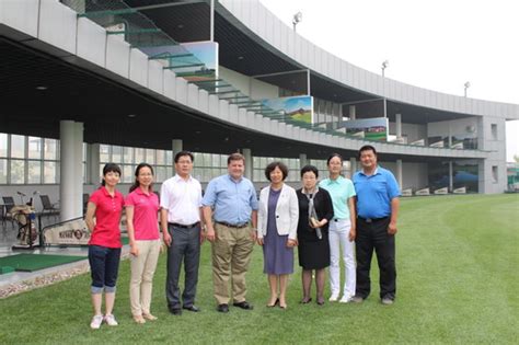 27club高尔夫俱乐部总经理eric Rule先生来高尔夫实践基地访问 天津商业大学国际教育合作学院