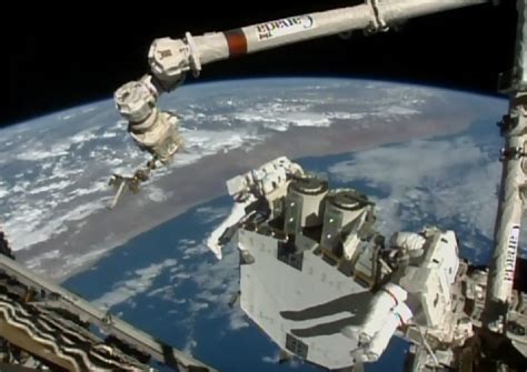 Astronauts Successfully Install Fourth Irosa Solar Array On Iss Seradata