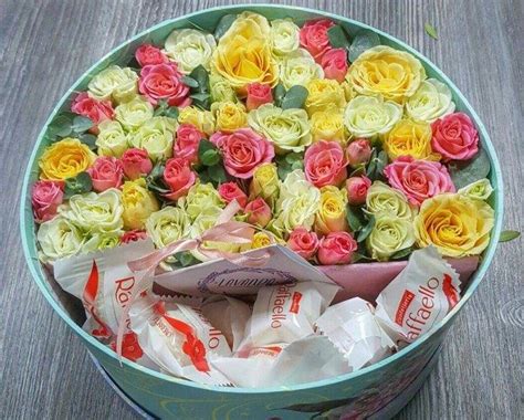Зачем и как оригинально подарить женщине цветы: 10 вкусных фото-идей ...