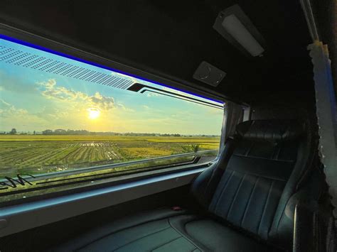 The Sleeper Bus Experiencing Victory Liners New Royal Class Coach Visor