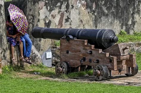 ආදරය ගැන ටිකක් කතා කළත් Sex ගැන දෙමව්පියෝ ගුරුවරු කතා කරන්නෙම නැහැ Bbc News සිංහල