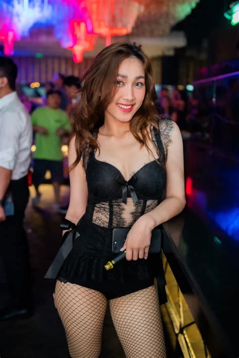 30 Photos Of Thai Hotties At The Pimp Bangkok