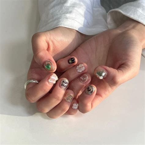 𝘴𝘢𝘭𝘰𝘯 𝘥𝘦 𝘢𝘪𝘭𝘦 𝘯𝘢𝘪𝘭 On Instagram 빛 아래 더 예쁘댜 ⠀ ⠀ 예약시 피드 첫번째 사진을 참고해주세요 ᵕ̈ Designed By Peace