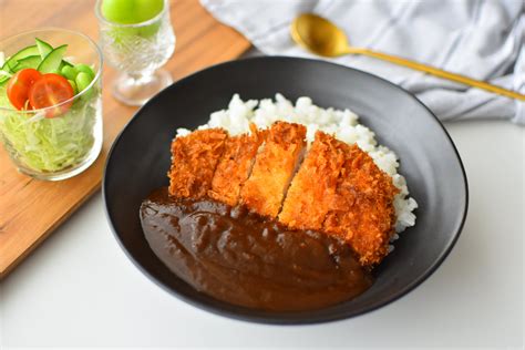 How To Make Tonkatsu Curry Japanese Pork Cutlet Curry Recipe