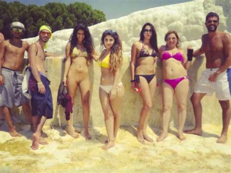 Sirina Bottomless Group Pic