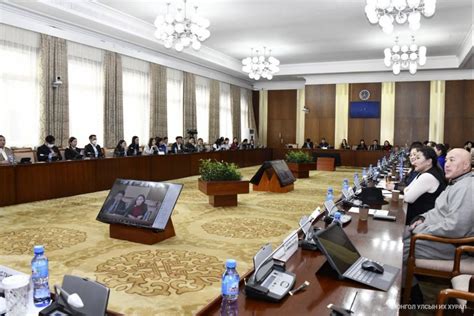Тэтгэвэр тогтоох жилийг тав болгох заалтыг тусгасан хуулийн төслийн хэлэлцүүлэг боллоо