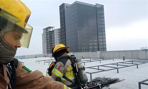 Se Registra Incendio En Un Edificio En Monterrey