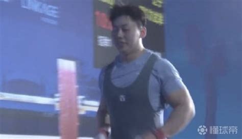 全国举重锦标赛：钱飞翔和迟旭昊夺得各自级别总成绩冠军